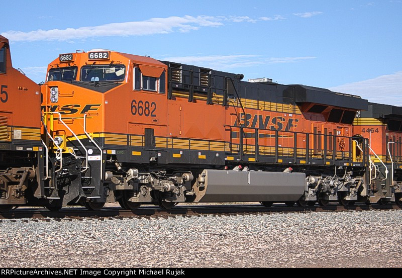 BNSF 6682